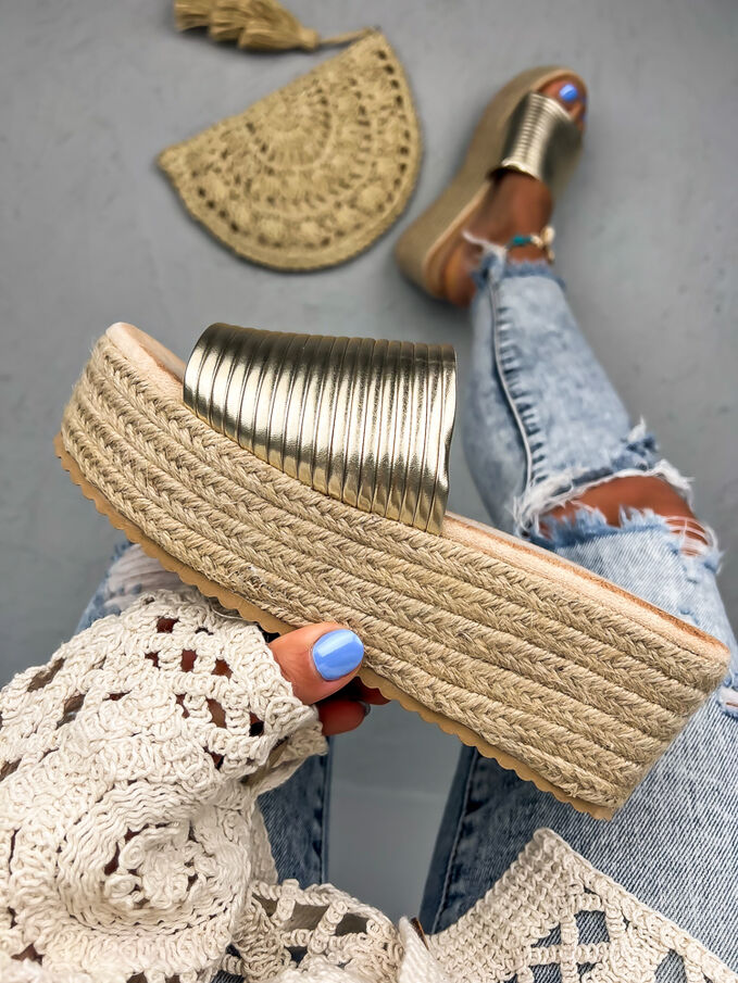 Zlaté platformové šľapky ATHENA | Starstyle.sk